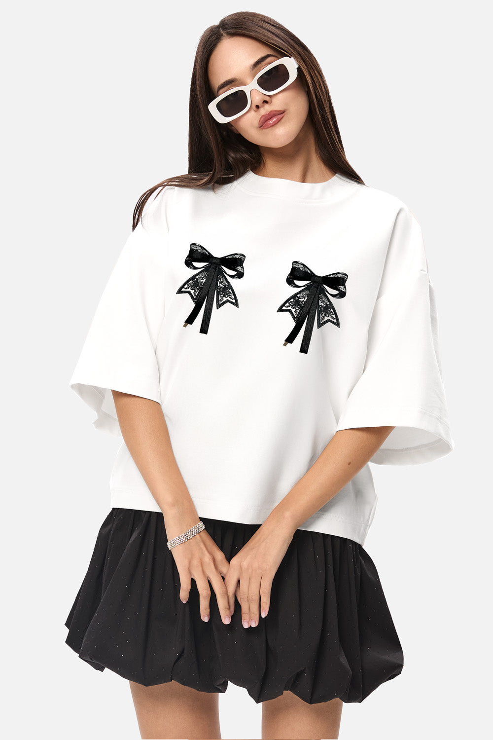 Tricou Off-White cu Imprimeu si cu Fundite Aplicate Luna